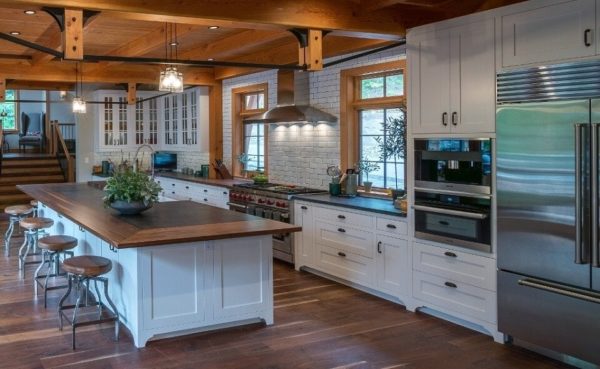 15 Timber Frame Homes That Will Make You Want to Cook a Great Meal ...