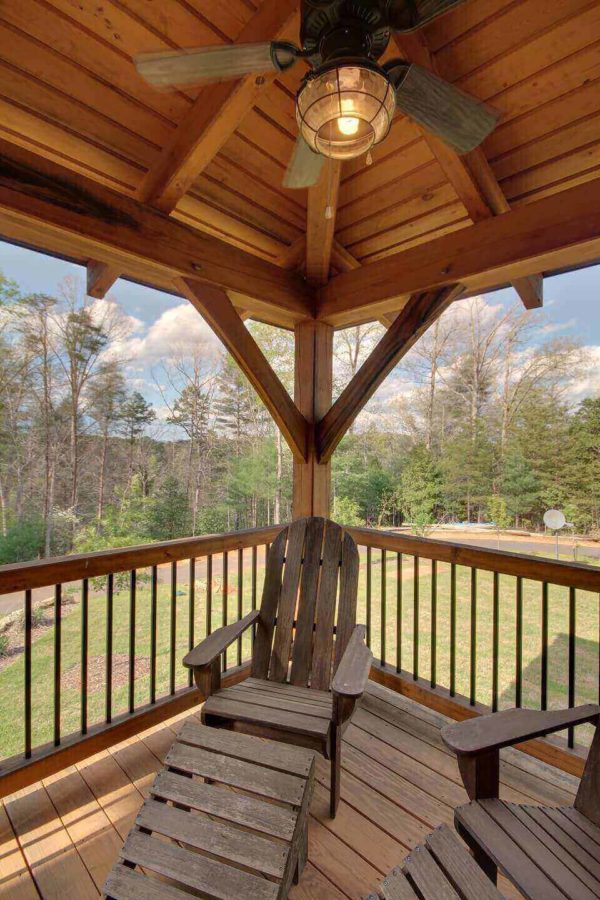 16 Timber Frame Homes That Will Make You Want to Sit Down and Relax ...