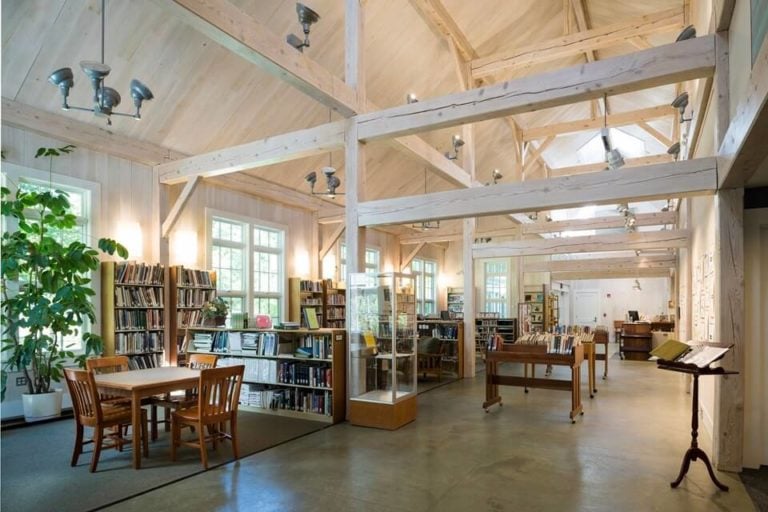 12 Timber Frames That Will Make You Want to Read a Good Book - Timber ...